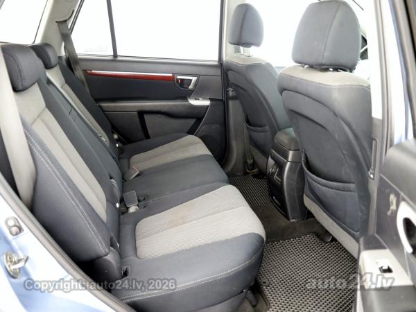 Grey Hyundai Santa Fe 2006 in Tallinn, with an engine capacity of 2.20 L and mileage of 359 thousand km for 1999 €, photo 7 on AUTOMOTO.COM.LV