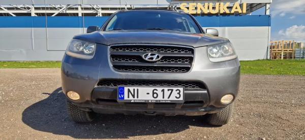 Pelēks Hyundai Santa Fe 2006 Daugavpils, ar dzinēja tilpumu 2.20 L un nobraukumu 245 tūkst. km par 5199 €, foto 8 vietnē AUTOMOTO.COM.LV