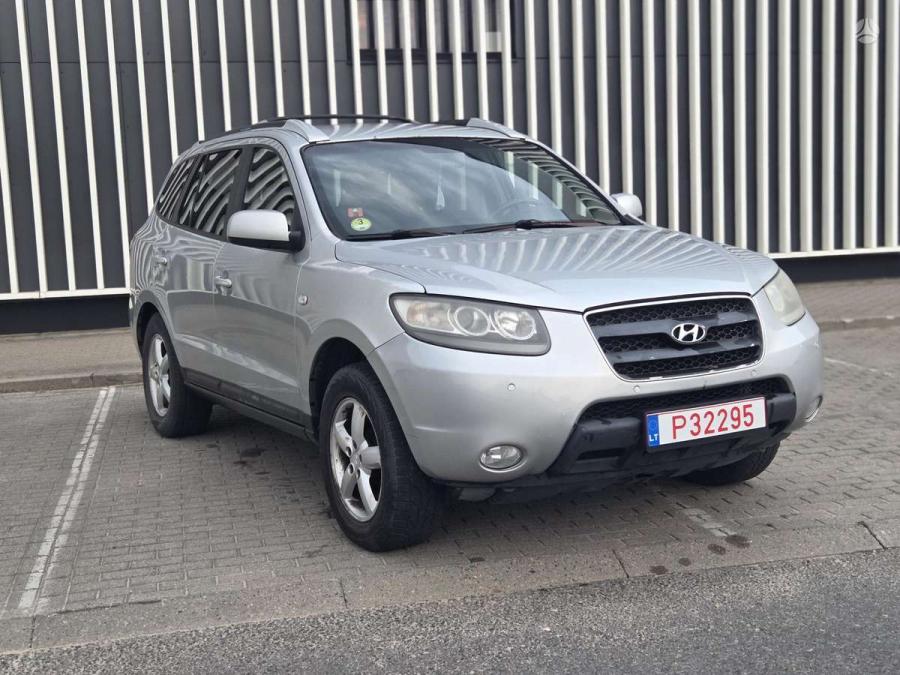 Pelēks Hyundai Santa Fe 2006 Viļņa, ar dzinēja tilpumu 2.19 L un nobraukumu 302 tūkst. km par 2399 €, foto 4 vietnē AUTOMOTO.COM.LV