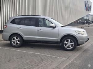 Pelēks Hyundai Santa Fe 2006 Viļņa, ar dzinēja tilpumu 2.19 L un nobraukumu 302 tūkst. km par 2399 €, foto 5 vietnē AUTOMOTO.COM.LV