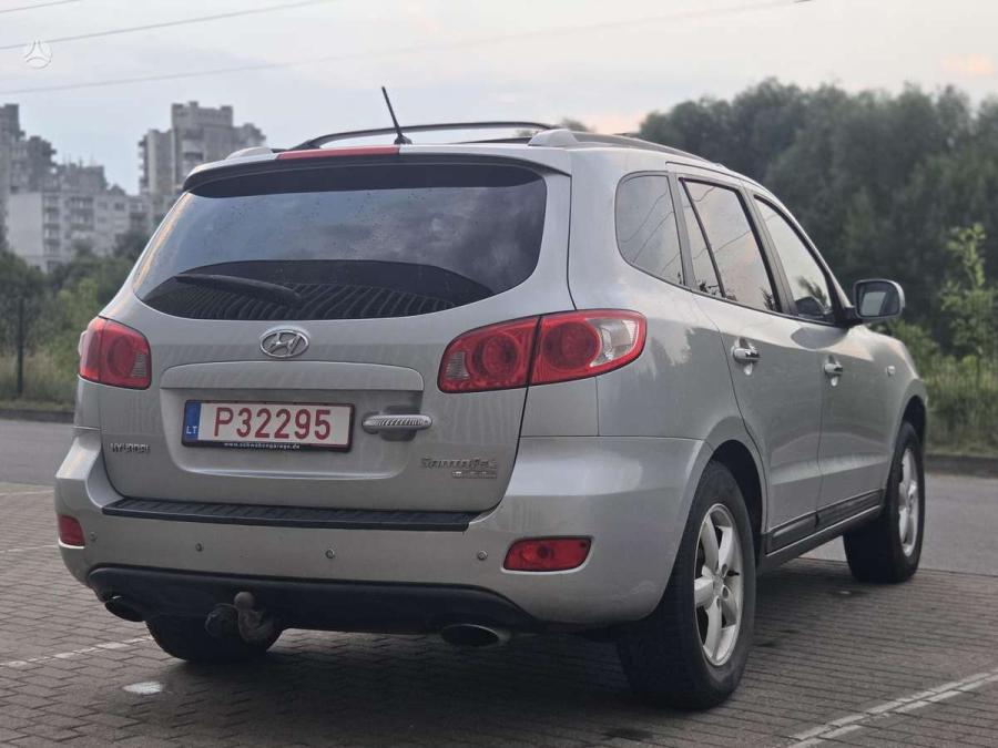 Pelēks Hyundai Santa Fe 2006 Viļņa, ar dzinēja tilpumu 2.19 L un nobraukumu 302 tūkst. km par 2399 €, foto 7 vietnē AUTOMOTO.COM.LV