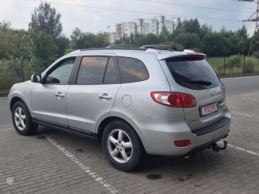 Pelēks Hyundai Santa Fe 2006 Viļņa, ar dzinēja tilpumu 2.19 L un nobraukumu 302 tūkst. km par 2399 €, foto 9 vietnē AUTOMOTO.COM.LV