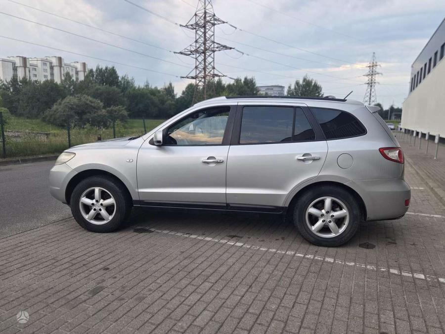 Pelēks Hyundai Santa Fe 2006 Viļņa, ar dzinēja tilpumu 2.19 L un nobraukumu 302 tūkst. km par 2399 €, foto 10 vietnē AUTOMOTO.COM.LV