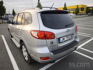 Grey Hyundai Santa Fe 2006 in Riga, with an engine capacity of 2.20 L and mileage of 280 thousand km for 3500 €, photo 8 on AUTOMOTO.COM.LV