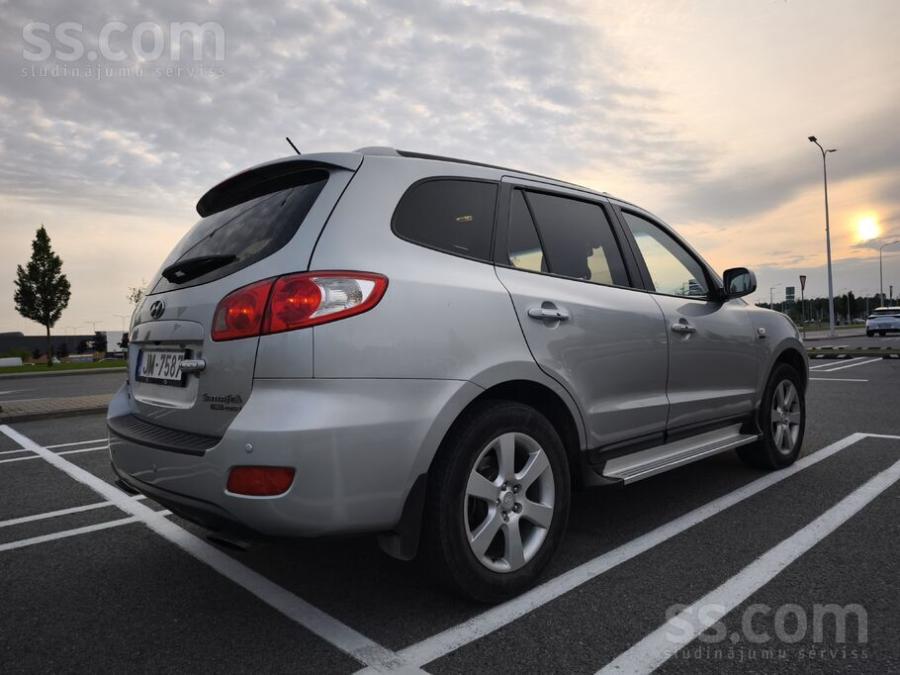 Grey Hyundai Santa Fe 2006 in Riga, with an engine capacity of 2.20 L and mileage of 280 thousand km for 3500 €, photo 16 on AUTOMOTO.COM.LV