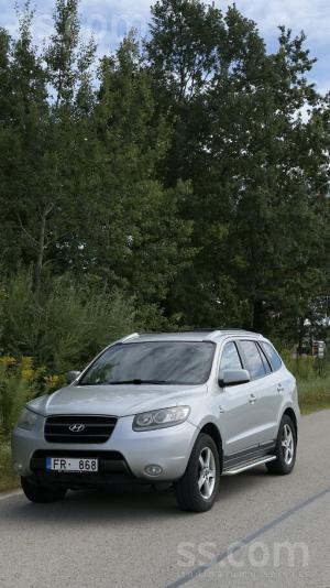 Grey Hyundai Santa Fe 2006 in Riga, with an engine capacity of 2.20 L and mileage of 275 thousand km for 2800 €, photo  on AUTOMOTO.COM.LV