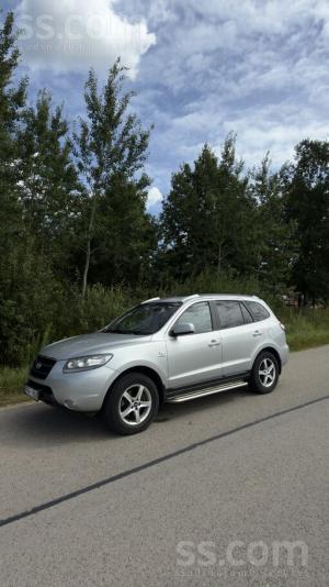 Grey Hyundai Santa Fe 2006 in Riga, with an engine capacity of 2.20 L and mileage of 275 thousand km for 2800 €, photo 6 on AUTOMOTO.COM.LV