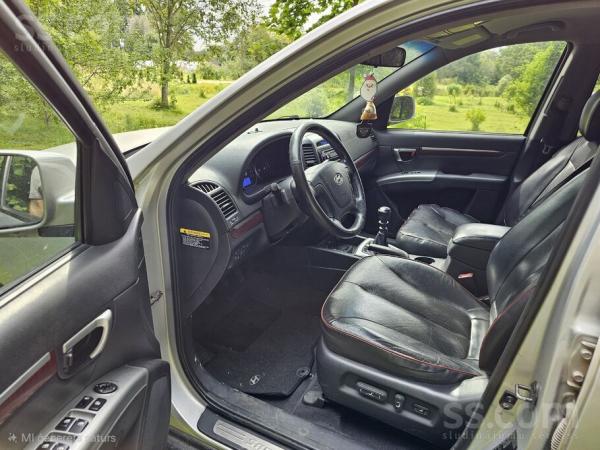 Pelēks Hyundai Santa Fe 2006 Jēkabpils, ar dzinēja tilpumu 2.20 L un nobraukumu 283 tūkst. km par 3000 €, foto 7 vietnē AUTOMOTO.COM.LV