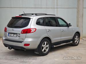 Grey Hyundai Santa Fe 2006 in Tallinn, with an engine capacity of 2.20 L and mileage of 228 thousand km for 3500 €, photo 4 on AUTOMOTO.COM.LV