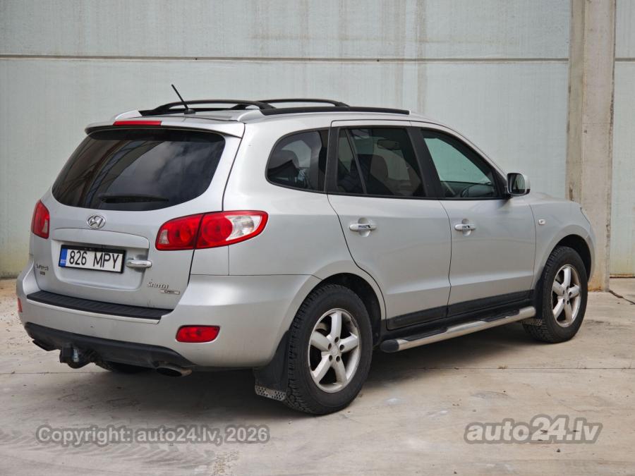 Grey Hyundai Santa Fe 2006 in Tallinn, with an engine capacity of 2.20 L and mileage of 228 thousand km for 3500 €, photo 4 on AUTOMOTO.COM.LV