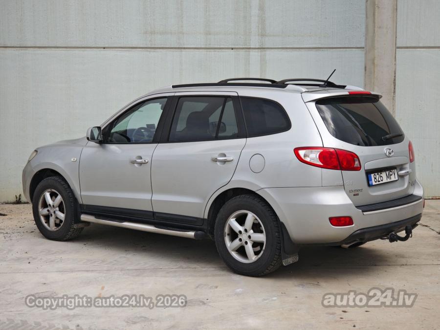 Grey Hyundai Santa Fe 2006 in Tallinn, with an engine capacity of 2.20 L and mileage of 228 thousand km for 3500 €, photo 6 on AUTOMOTO.COM.LV