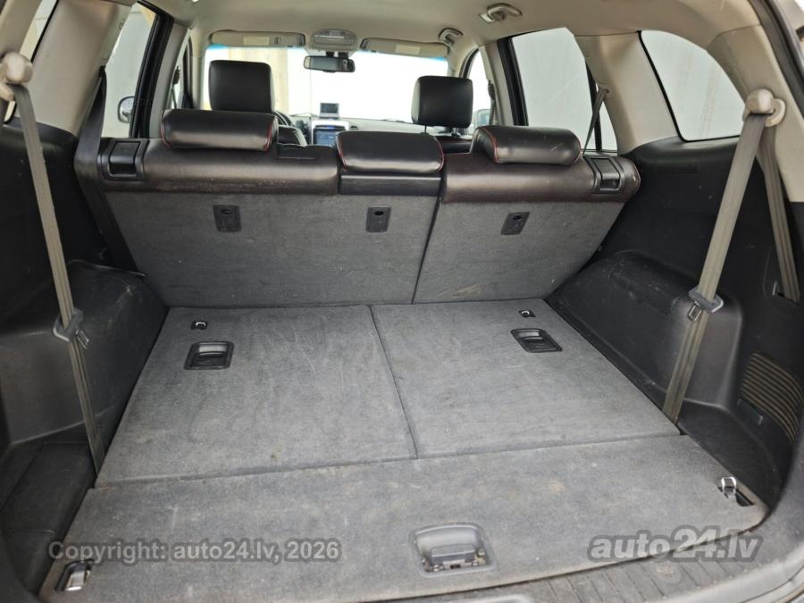 Grey Hyundai Santa Fe 2006 in Tallinn, with an engine capacity of 2.20 L and mileage of 228 thousand km for 3500 €, photo 13 on AUTOMOTO.COM.LV