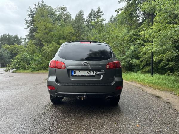 Grey Hyundai Santa Fe 2006 in Vilnius, with an engine capacity of 2.20 L and mileage of 280 thousand km for 2100 €, photo 4 on AUTOMOTO.COM.LV