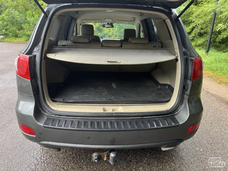 Grey Hyundai Santa Fe 2006 in Vilnius, with an engine capacity of 2.20 L and mileage of 280 thousand km for 2100 €, photo 13 on AUTOMOTO.COM.LV