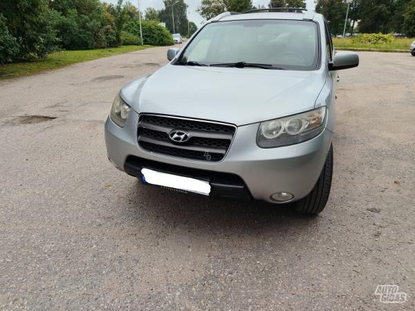 Hyundai Santa Fe 2006 Utena vietnē Pelēks Hyundai Santa Fe 2006 Utena, ar dzinēja tilpumu 2.20 L un nobraukumu 334 tūkst. km par 2500 €, foto 3 vietnē AUTOMOTO.COM.LV