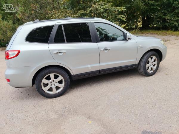 Hyundai Santa Fe 2006 Utena vietnē Pelēks Hyundai Santa Fe 2006 Utena, ar dzinēja tilpumu 2.20 L un nobraukumu 334 tūkst. km par 2500 €, foto 6 vietnē AUTOMOTO.COM.LV