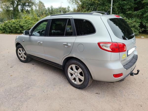 Hyundai Santa Fe 2006 Utena vietnē Pelēks Hyundai Santa Fe 2006 Utena, ar dzinēja tilpumu 2.20 L un nobraukumu 334 tūkst. km par 2500 €, foto 11 vietnē AUTOMOTO.COM.LV