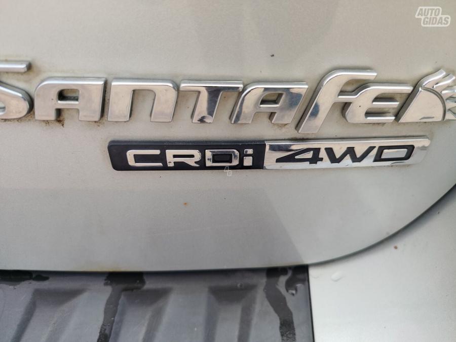 Grey Hyundai Santa Fe 2006 in Utena, with an engine capacity of 2.20 L and mileage of 334 thousand km for 2500 €, photo 9 on AUTOMOTO.COM.LV