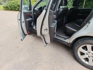 Grey Hyundai Santa Fe 2006 in Utena, with an engine capacity of 2.20 L and mileage of 334 thousand km for 2500 €, photo 20 on AUTOMOTO.COM.LV