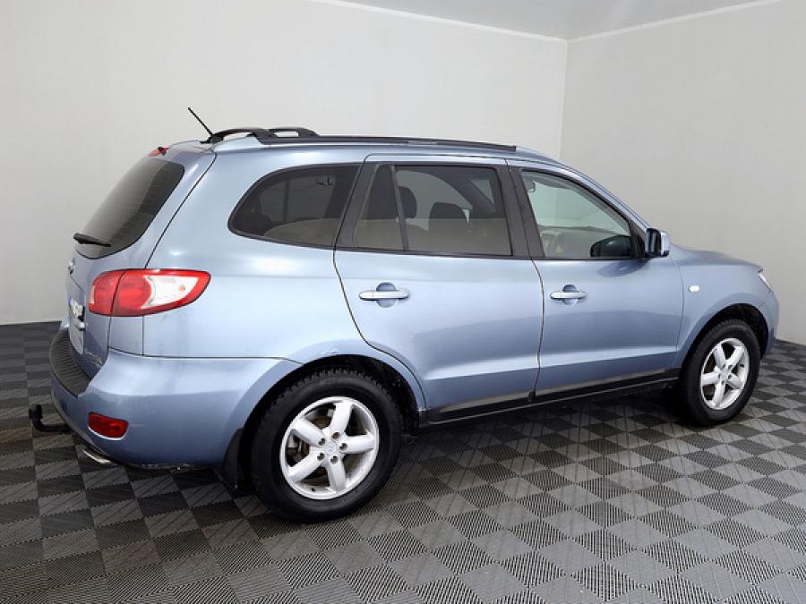 Grey Hyundai Santa Fe 2006 in Tallinn, with an engine capacity of 2.20 L and mileage of 359 thousand km for 1899 €, photo 4 on AUTOMOTO.COM.LV