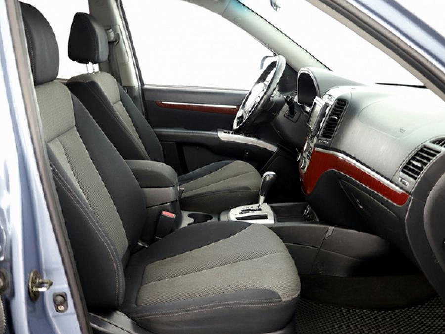 Grey Hyundai Santa Fe 2006 in Tallinn, with an engine capacity of 2.20 L and mileage of 359 thousand km for 1899 €, photo 7 on AUTOMOTO.COM.LV