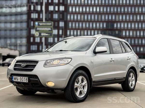 Grey Hyundai Santa Fe 2006 in Riga, with an engine capacity of 2.20 L and mileage of 289 thousand km for 2750 €, photo 3 on AUTOMOTO.COM.LV