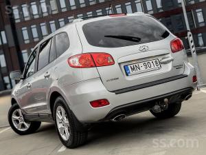 Pelēks Hyundai Santa Fe 2006 Rīga, ar dzinēja tilpumu 2.20 L un nobraukumu 289 tūkst. km par 2750 €, foto 4 vietnē AUTOMOTO.COM.LV