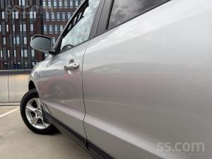 Pelēks Hyundai Santa Fe 2006 Rīga, ar dzinēja tilpumu 2.20 L un nobraukumu 289 tūkst. km par 2750 €, foto 5 vietnē AUTOMOTO.COM.LV