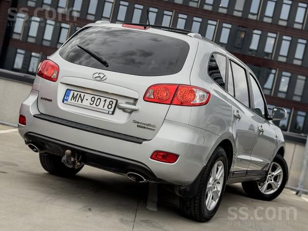 Grey Hyundai Santa Fe 2006 in Riga, with an engine capacity of 2.20 L and mileage of 289 thousand km for 2750 €, photo 7 on AUTOMOTO.COM.LV