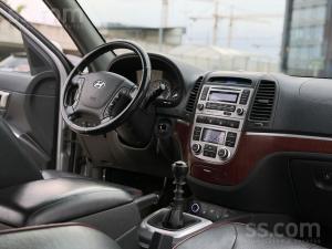 Pelēks Hyundai Santa Fe 2006 Rīga, ar dzinēja tilpumu 2.20 L un nobraukumu 289 tūkst. km par 2750 €, foto 18 vietnē AUTOMOTO.COM.LV