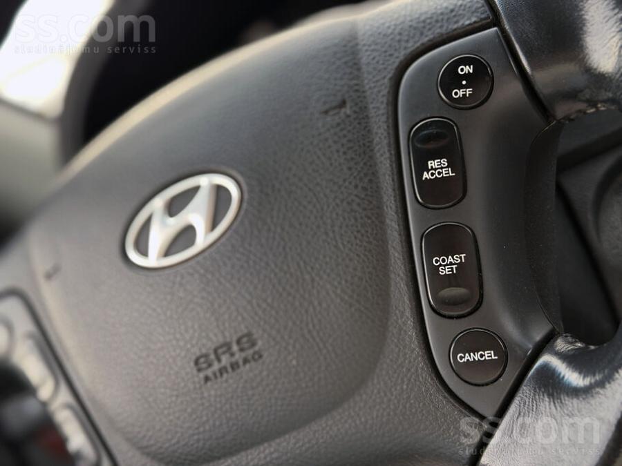 Pelēks Hyundai Santa Fe 2006 Rīga, ar dzinēja tilpumu 2.20 L un nobraukumu 289 tūkst. km par 2750 €, foto 20 vietnē AUTOMOTO.COM.LV