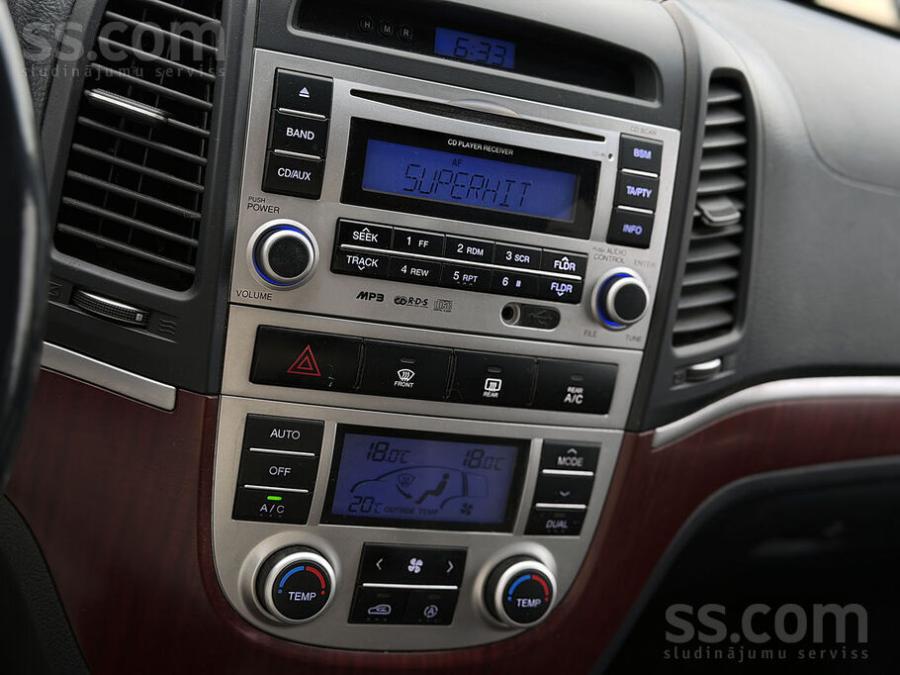 Pelēks Hyundai Santa Fe 2006 Rīga, ar dzinēja tilpumu 2.20 L un nobraukumu 289 tūkst. km par 2750 €, foto 22 vietnē AUTOMOTO.COM.LV