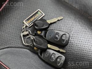 Pelēks Hyundai Santa Fe 2006 Rīga, ar dzinēja tilpumu 2.20 L un nobraukumu 289 tūkst. km par 2750 €, foto 25 vietnē AUTOMOTO.COM.LV