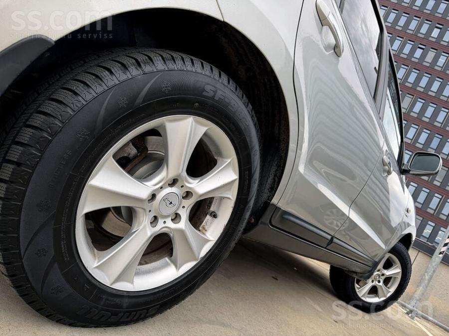 Pelēks Hyundai Santa Fe 2006 Rīga, ar dzinēja tilpumu 2.20 L un nobraukumu 289 tūkst. km par 2750 €, foto 27 vietnē AUTOMOTO.COM.LV