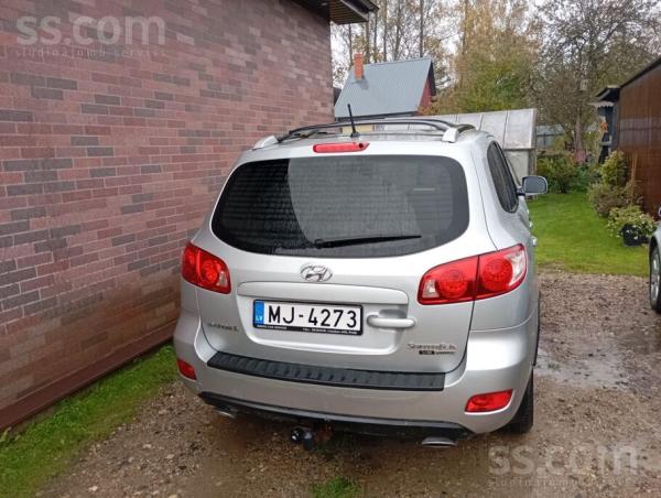 Grey Hyundai Santa Fe 2006 in Rezekne, with an engine capacity of 2.70 L and mileage of 387 thousand km for 3000 €, photo 5 on AUTOMOTO.COM.LV