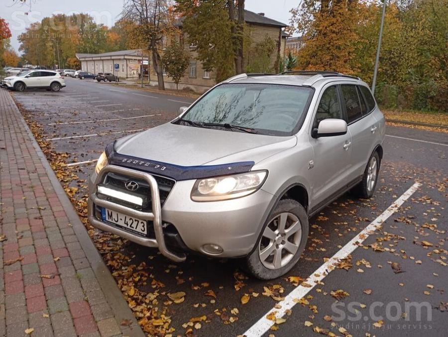 Pelēks Hyundai Santa Fe 2006 Rēzekne, ar dzinēja tilpumu 2.70 L un nobraukumu 387 tūkst. km par 2600 €, foto 1 vietnē AUTOMOTO.COM.LV