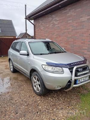 Pelēks Hyundai Santa Fe 2006 Rēzekne, ar dzinēja tilpumu 2.70 L un nobraukumu 387 tūkst. km par 2600 €, foto 6 vietnē AUTOMOTO.COM.LV