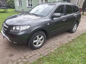 Pelēks Hyundai Santa Fe 2006 Balvi, ar dzinēja tilpumu 2.20 L un nobraukumu 360 tūkst. km par 2950 €, foto  vietnē AUTOMOTO.COM.LV