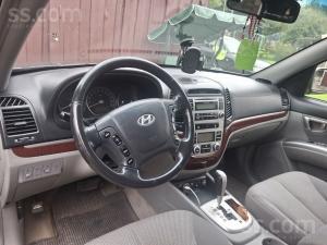 Pelēks Hyundai Santa Fe 2006 Balvi, ar dzinēja tilpumu 2.20 L un nobraukumu 360 tūkst. km par 2950 €, foto 4 vietnē AUTOMOTO.COM.LV