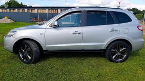 Grey Hyundai Santa Fe 2006 in Taurage, with an engine capacity of 2.20 L and mileage of 354 thousand km for 3000 €, photo 4 on AUTOMOTO.COM.LV