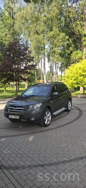 Grey Hyundai Santa Fe 2006 in Saldus, with an engine capacity of 2.20 L and mileage of 391 thousand km for 1000 €, photo  on AUTOMOTO.COM.LV