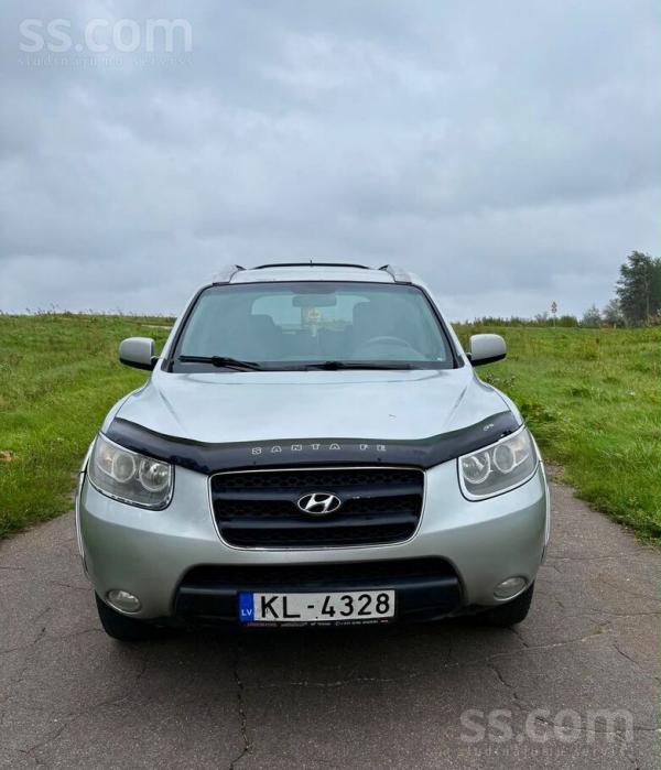 Pelēks Hyundai Santa Fe 2006 Daugavpils, ar dzinēja tilpumu 2.20 L un nobraukumu 357 tūkst. km par 3000 €, foto 4 vietnē AUTOMOTO.COM.LV
