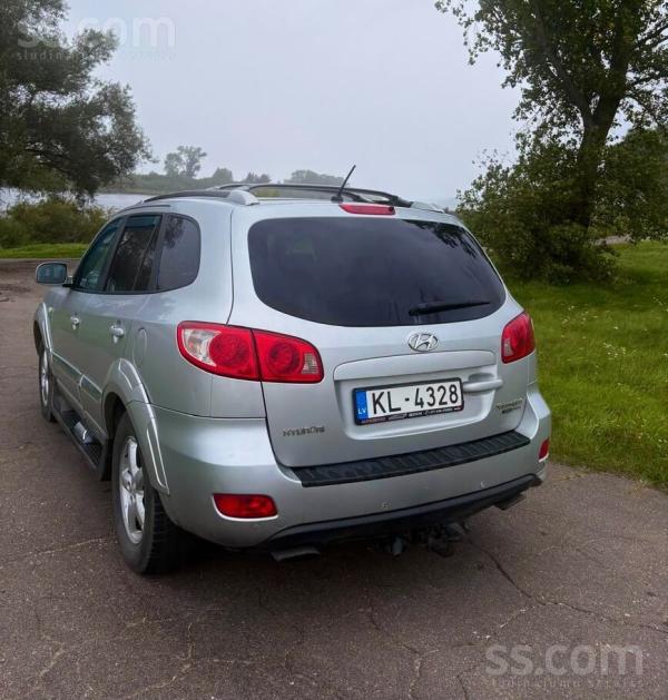Pelēks Hyundai Santa Fe 2006 Daugavpils, ar dzinēja tilpumu 2.20 L un nobraukumu 357 tūkst. km par 3000 €, foto 6 vietnē AUTOMOTO.COM.LV