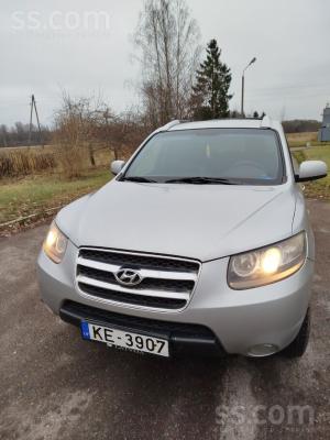 Grey Hyundai Santa Fe 2006 in Talsi, with an engine capacity of 2.20 L and mileage of 277 thousand km for 3100 €, photo  on AUTOMOTO.COM.LV