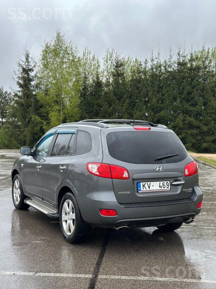Pelēks Hyundai Santa Fe 2007 Ogre, ar dzinēja tilpumu 2.20 L un nobraukumu 297 tūkst. km par 1800 €, foto 5 vietnē AUTOMOTO.COM.LV