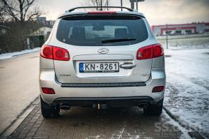 Grey Hyundai Santa Fe 2007 in Riga, with an engine capacity of 2.20 L and mileage of 0 thousand km for 2590 €, photo 5 on AUTOMOTO.COM.LV