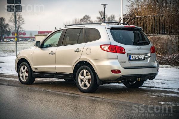 Pelēks Hyundai Santa Fe 2007 Rīga, ar dzinēja tilpumu 2.20 L un nobraukumu 0 tūkst. km par 2990 €, foto 6 vietnē AUTOMOTO.COM.LV