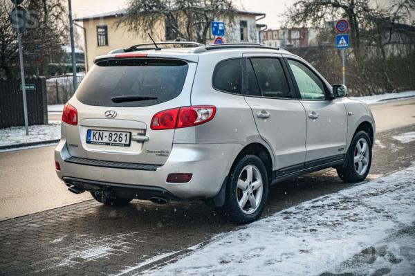 Pelēks Hyundai Santa Fe 2007 Rīga, ar dzinēja tilpumu 2.20 L un nobraukumu 0 tūkst. km par 2590 €, foto 4 vietnē AUTOMOTO.COM.LV