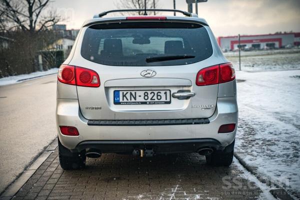 Pelēks Hyundai Santa Fe 2007 Rīga, ar dzinēja tilpumu 2.20 L un nobraukumu 0 tūkst. km par 2590 €, foto 5 vietnē AUTOMOTO.COM.LV