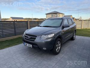 Grey Hyundai Santa Fe 2007 in Riga, with an engine capacity of 2.20 L and mileage of 225 thousand km for 3700 €, photo  on AUTOMOTO.COM.LV